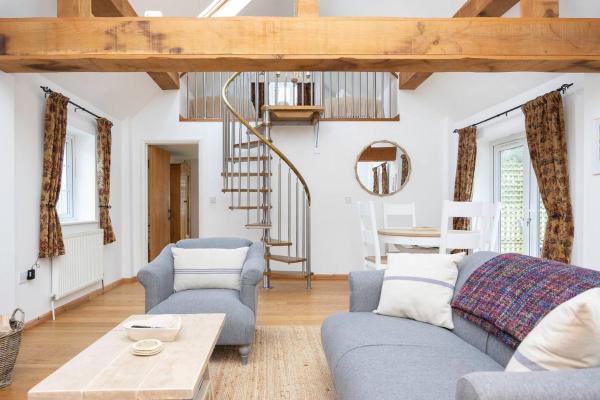 Countryside Barn Retreat In Chailey - Pass The Keys - Lewes Castle & Museum