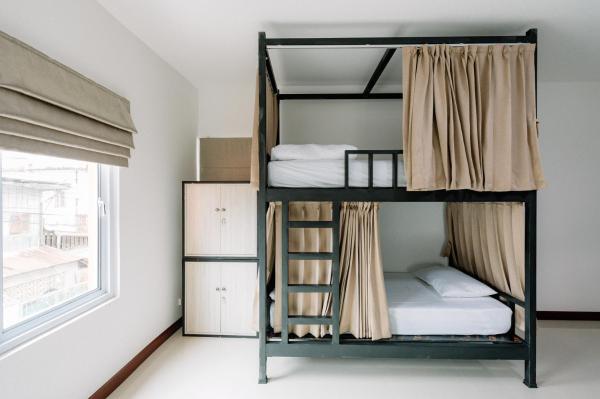 Red B Hostel, Cafe And Bar - Vientiane