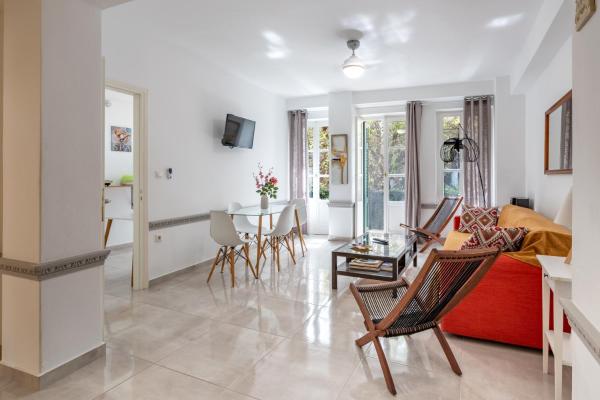Psiri Gem From In Vivo Apartments- Spacious 1st Floor Apartment With Balcony In Athens' Historic Center - Athens