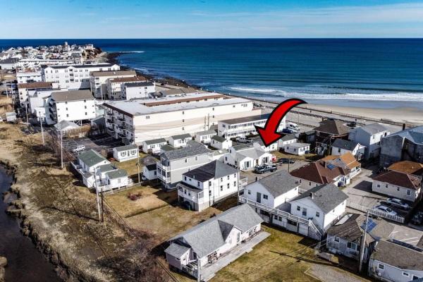 Hampton Beach Seaside Villa Unit 2 - North Hampton, NH