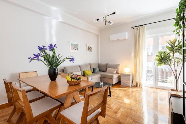 A Night At The Museum, Lux Apt Next To The National Archaeological Museum Of Athens - Athens