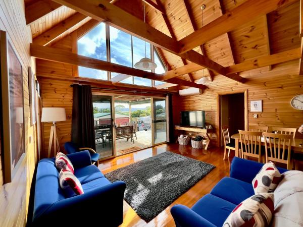 House With Bay Views - St Helens Family Escape - St Helens