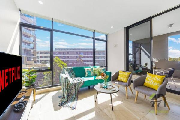 Sunshine 2 Bed Home In Olympic Park - Auburn