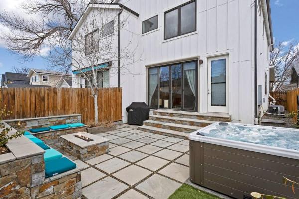 Luxury Home: Monthly Rental House Near Denver - Centennial, CO
