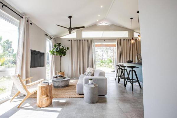 Nearly Oceanfront Blue 3 Bedroom Spacious Villa - Panama