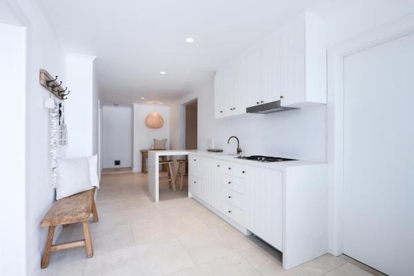 Hamptons Style Warriewood Beachhouse - Collaroy