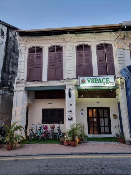 V Space Capsule Cafe Melaka - Malacca