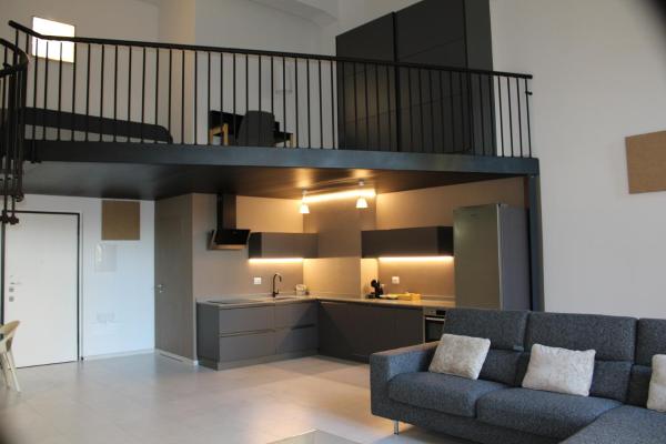 Milan Space Loft - Apartment Close To M5 Subway - Free Parking - Sky & Netflix Tv - Milano