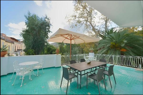 Charming Front Sea Apartment - Ischia