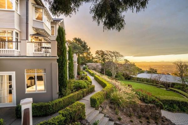 Hackthorne Gardens Luxury Accommodation - Lyttelton