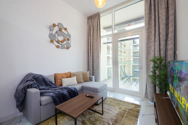 Silk Valley - Cozy 1bhk With Pool And Gym - Abu Dhabi Airport (AUH)