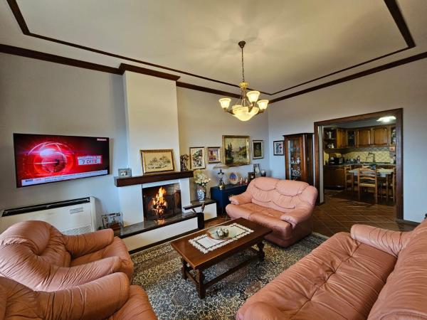 Vila Dani Near Castle And Old Bazar - Albania