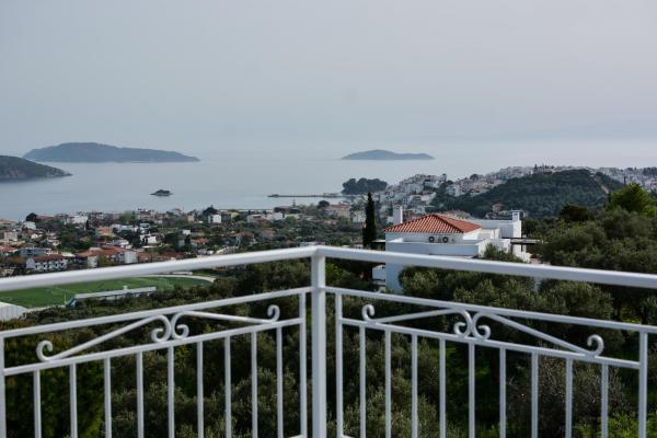 Daphne's Family Apartment - Skiathos
