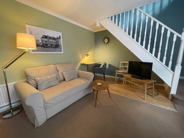 Comfortable And Spacious Apartment With Parking - Kent