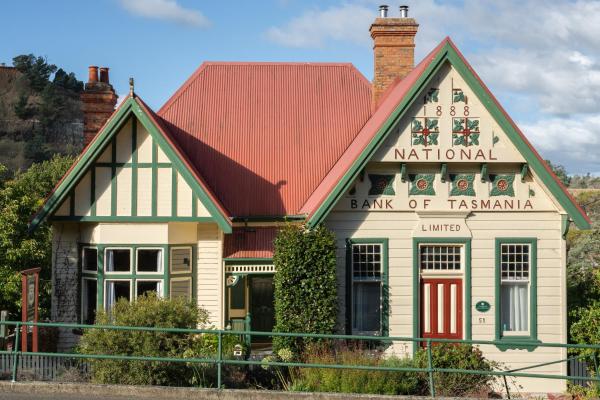 Derby Bank House- Heritage Listed Two Bedroom Old School B&b Suite Or A Self Contained Cabin - 塔斯馬尼亞州
