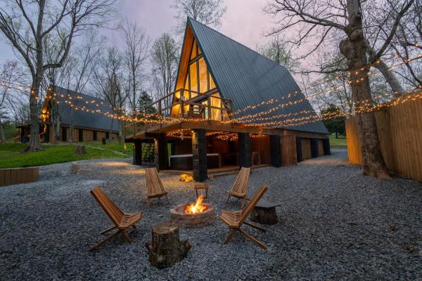 Valhalla Cabins Aframes With Hot Tubs & Sauna - Cosby, TN