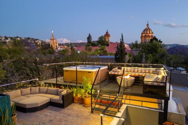 Casa Cielo, 4-story Luxury Home With Rooftop Hot Tub & Ac - San Miguel de Allende