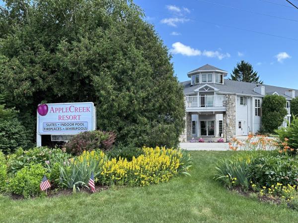 Applecreek Resort-hotel & Suites - Sister Bay, WI