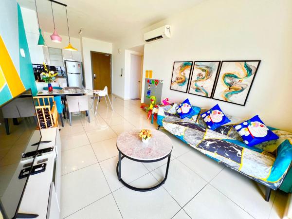 Bring Back Memories@ Medini Kairos Families Suite -3mins Drive To Legoland, Pool Garden View - Kukup