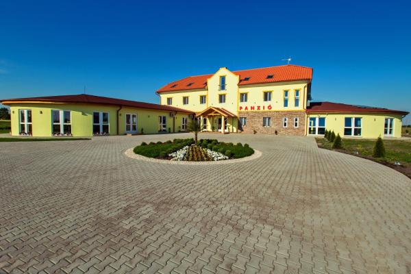 Kentaur Lovaspanzió - Hungary