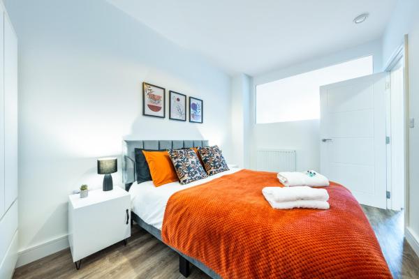 Potters Bar 2 Bed Apartment - Free Parking - Private Bathroom - Long Stay Ideal For Contractors - Barnet