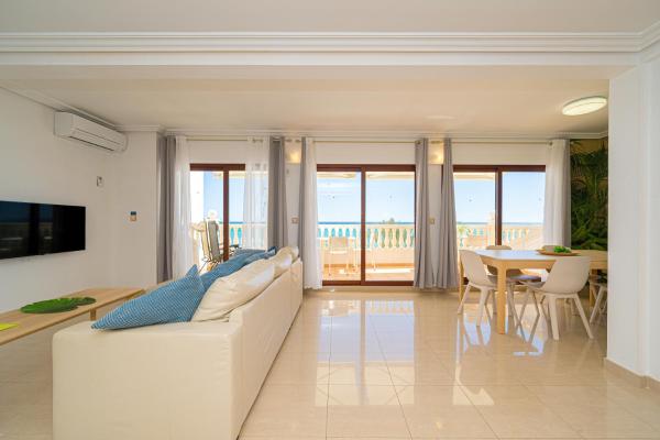 Front Line Apartment Jakarta 2 - El Campello