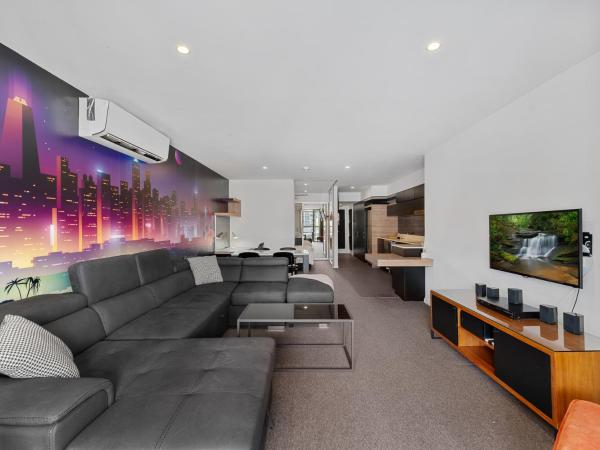 Discover Urban Bliss In Our 1-bedroom King Bed Apartment! City Views And Cultural Gems - Brisbane