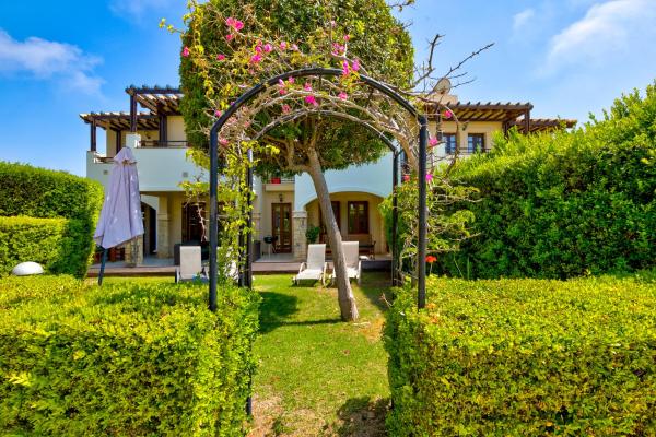 2 Bedroom Apartment Kalypso With Private Garden, Aphrodite Hills Resort - Kıbrıs