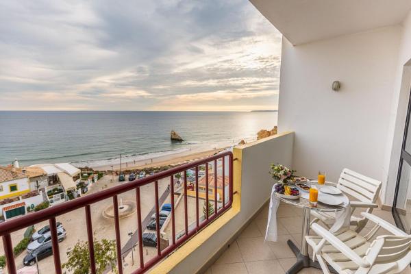 Beachfront 1 Bdr Apartment With Pool By Lovelystay - Praia da Rocha