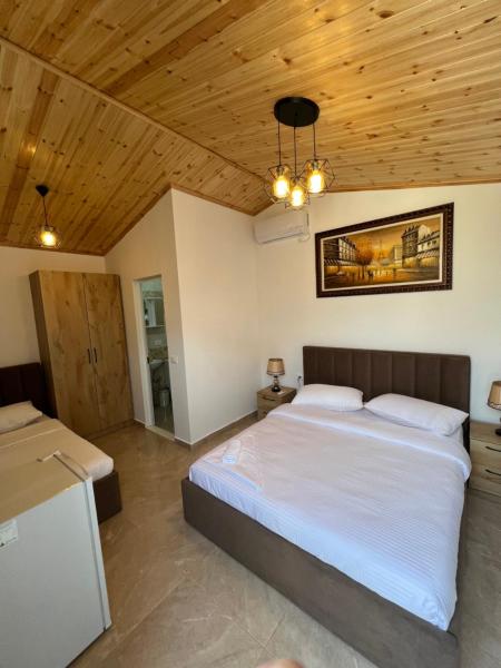 Lake Bliss Cabins - Albania
