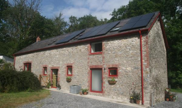 Creatively Converted Barn In Accessible Rural Spot - Wales