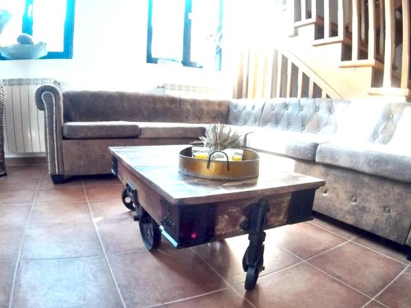 Family House Near Otañes With Mountain View - Castro-Urdiales