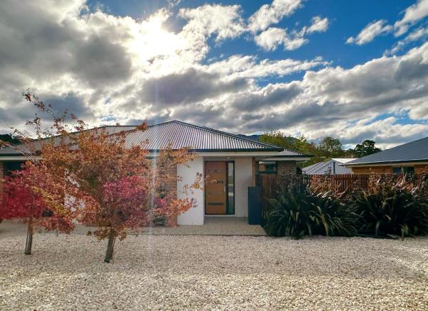 New Kingston Trampoline House - Hobart