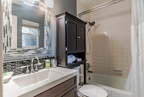 East End Beach Side Bungalow - Hernando Beach, AL