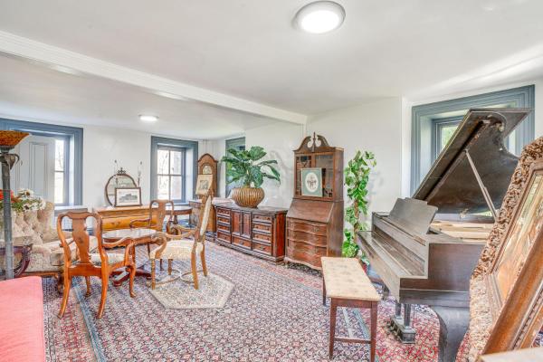 Eagleville Home With Porch, Near Valley Forge Casino - Bridgeport, PA