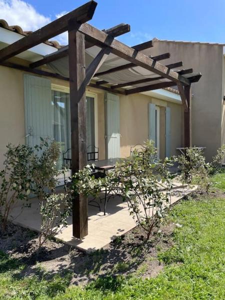 Villa Tia - Appartement 2 Chambres - Piscine - Bord De Lac - Entraigues-sur-la-Sorgue