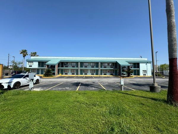 Nola Inn & Suites - New Orleans, LA