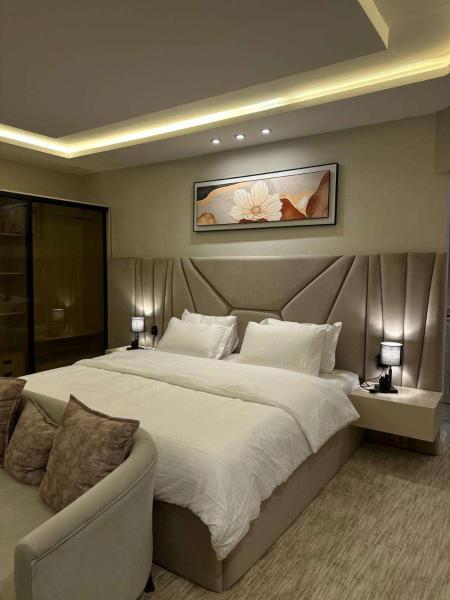 استديو إفيرست العقيق الذاتية - Riyadh