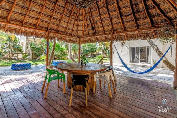 A Sublime Beach Getaway Perfect For A Family Gathering - El Cuyo
