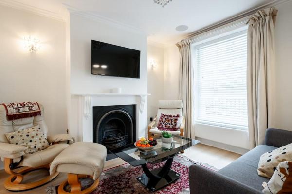 Luxury 3brs House In The Heart Of Victoria - London