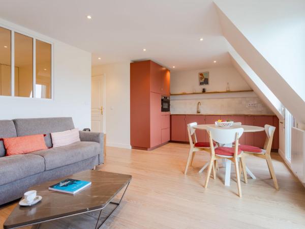 Apartment Le Carrousel Des Sports By Interhome - Deauville