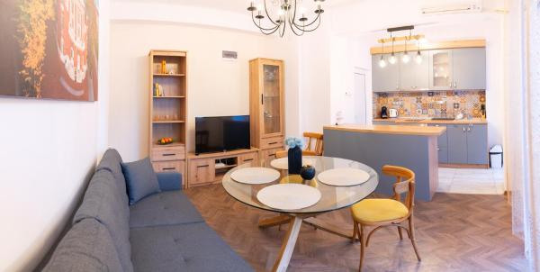 Seaside Estate - Cozy And Romantic - Public Parking Nearby - Varna