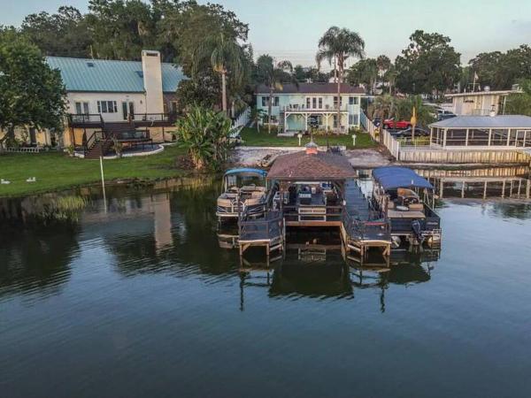 Lakefront Duplex With Pontoon Boat 2 Bedroom Home - Mount Dora, FL