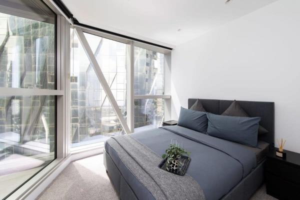 A Spacious & Lux Apt For 5 Next To Southern Cross - Williamstown