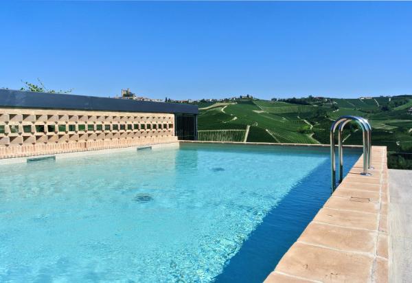 Castello Di Perno Foresteria, Winery & Rooms - Barolo