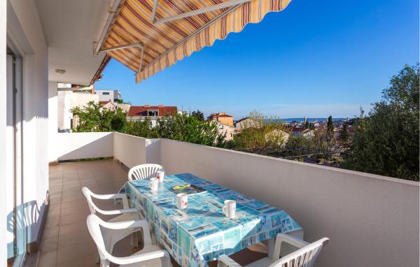 2 Bedroom Awesome Apartment In Rab - Rab