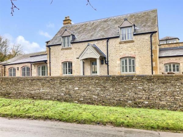 Washbrook Cottage - Hot Tub Packages Available - Moreton-in-Marsh