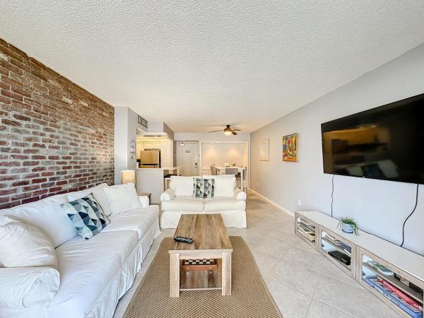 Beach Front Condo In Paradise Marco Island - Marco Island, FL
