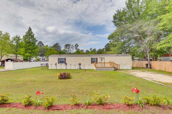 Bonneau Vacation Rental With Private Yard! - Lake Moultrie, SC