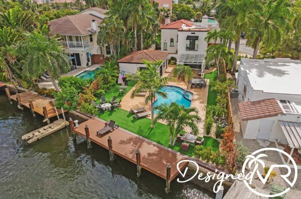 5br Charm With Heated Pool And Lakefront - Dania Beach, FL